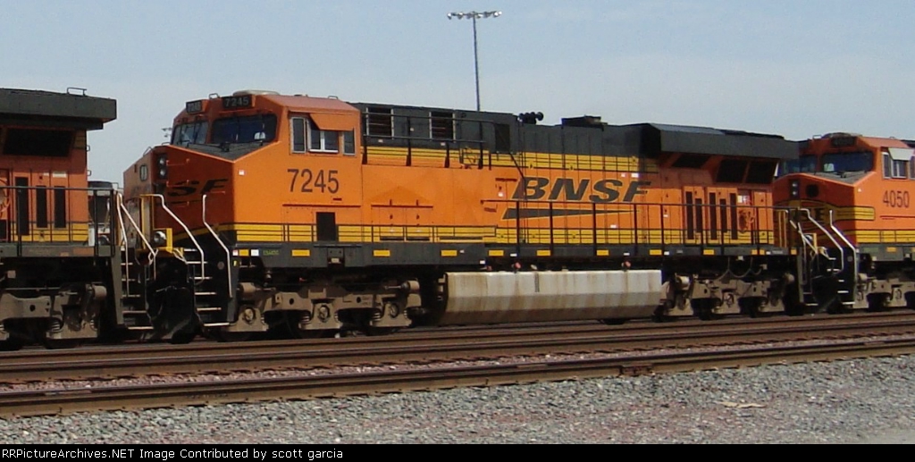 BNSF 7245